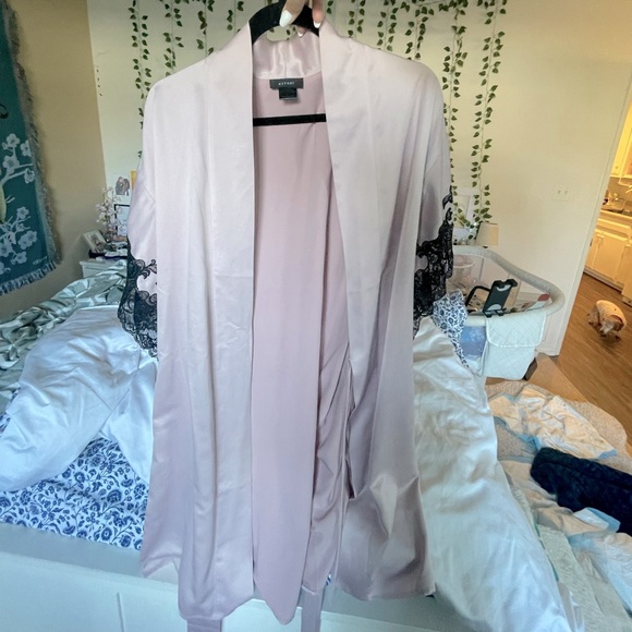 Natori | Intimates & Sleepwear | Natori Feather Lace Trim Satin Robe L ...